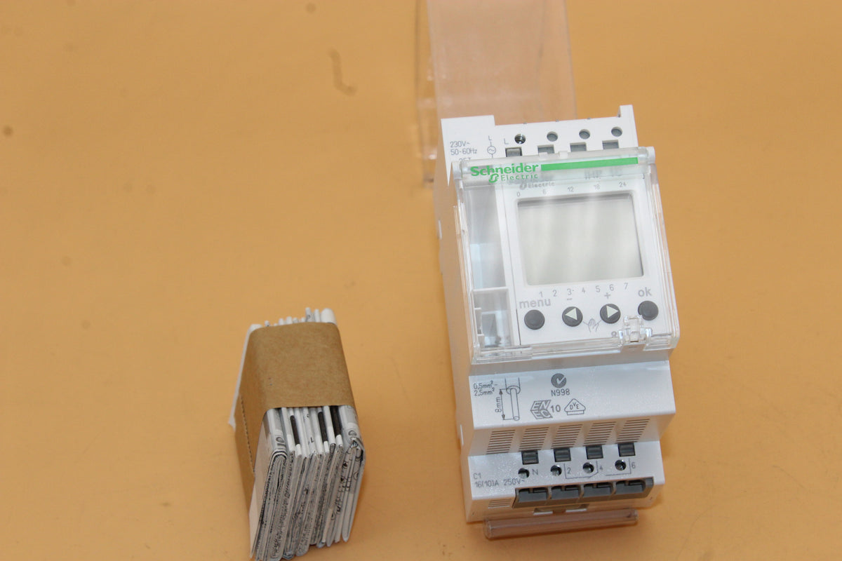 NEW | SCHNEIDER | CCT15720 | PROGRAMMABLE TIME SWITCH IHP 1C 24/7 ...